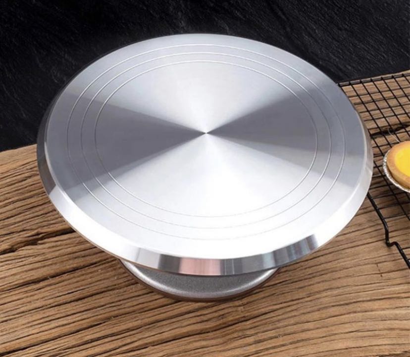 Meja putar turn table cake, Kitchen & Appliances di Carousell