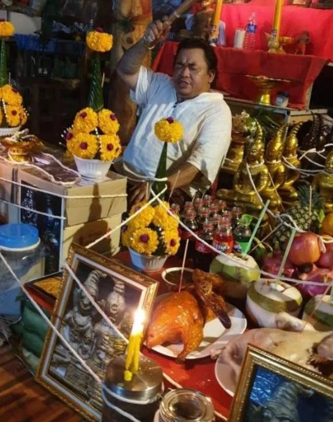 Por Ngan Maha Saneh by Ajarn Daeng, Hobbies & Toys, Memorabilia ...