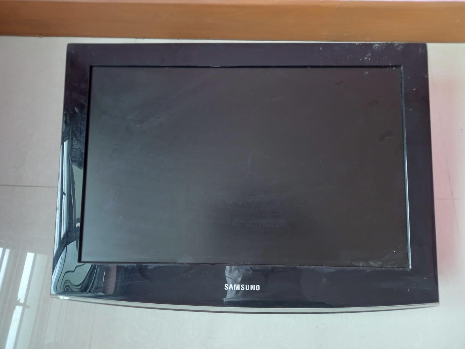 Samsung 22” Flat Screen TV LA22A450C1, TV & Home Appliances, TV ...