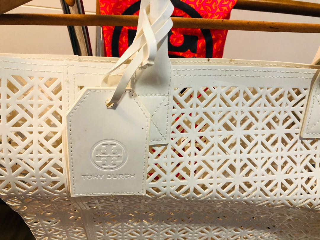 Tory Burch white PVC beach bag set, Women's Fashion, Bags & Wallets ...