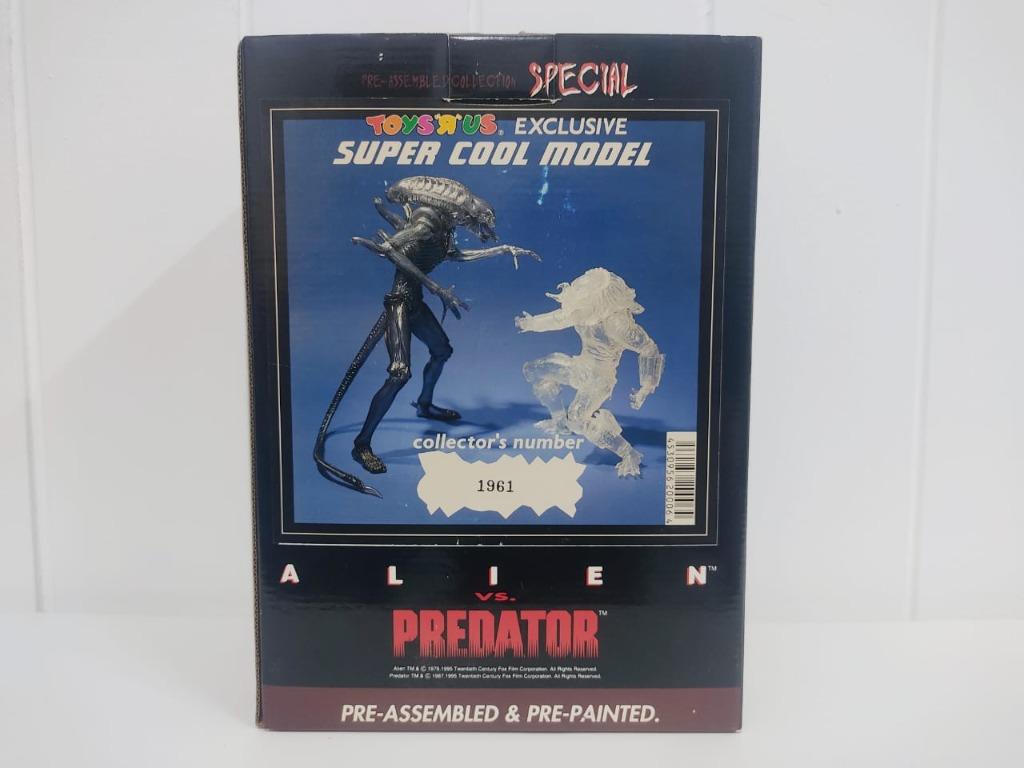 TOYS R US X MEDICOM EXCLUSIVE - ALIEN VS PREDATOR, Hobbies & Toys, Toys ...