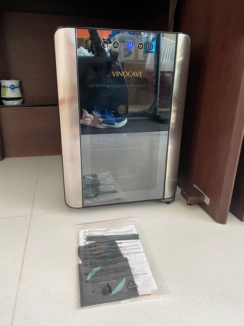 Vinocave SC-12A2 35L Wine Cooler, TV & Home Appliances, Kitchen ...