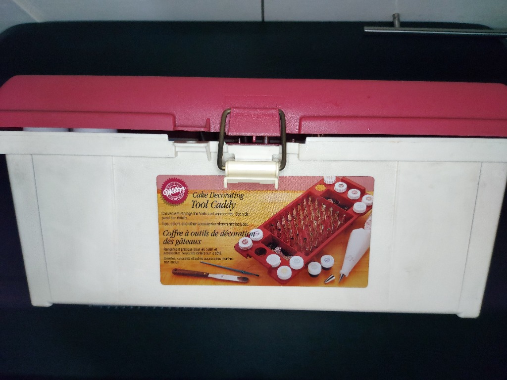 Wilton Cake Decorating Tool Caddy, Furniture & Home Living, Kitchenware ...