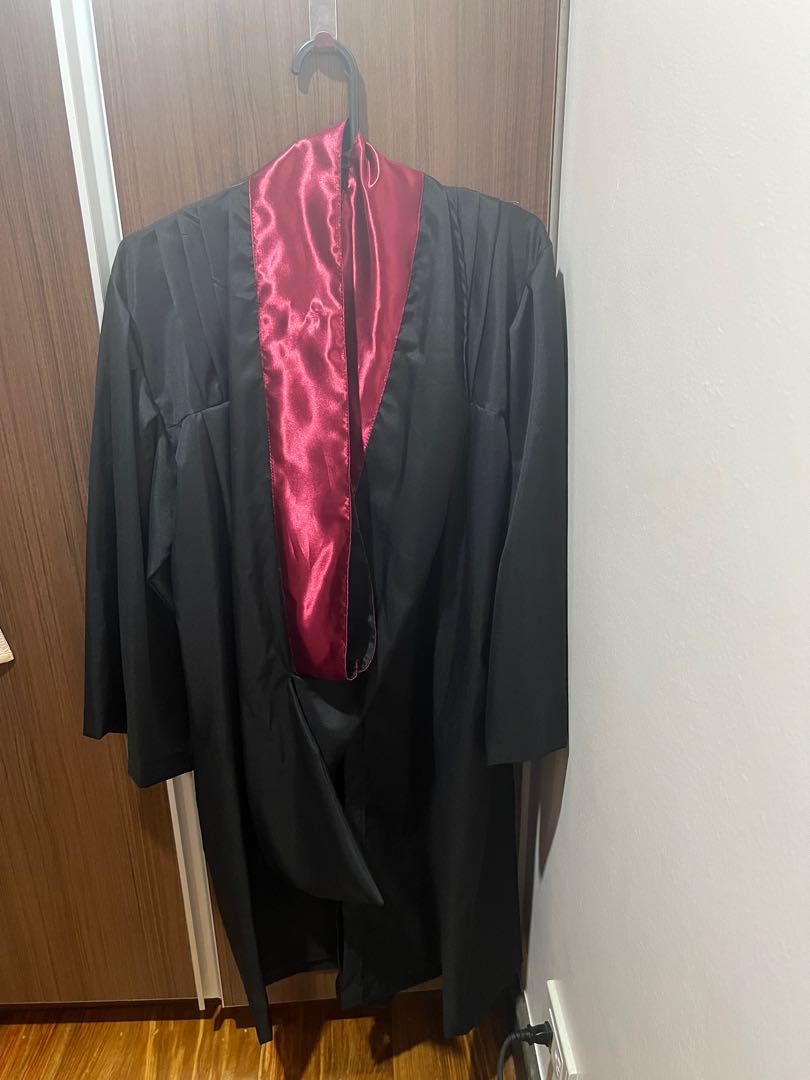 FOR SALE/RENT: UST Arki Graduation Toga Set (Small), Women's Fashion ...