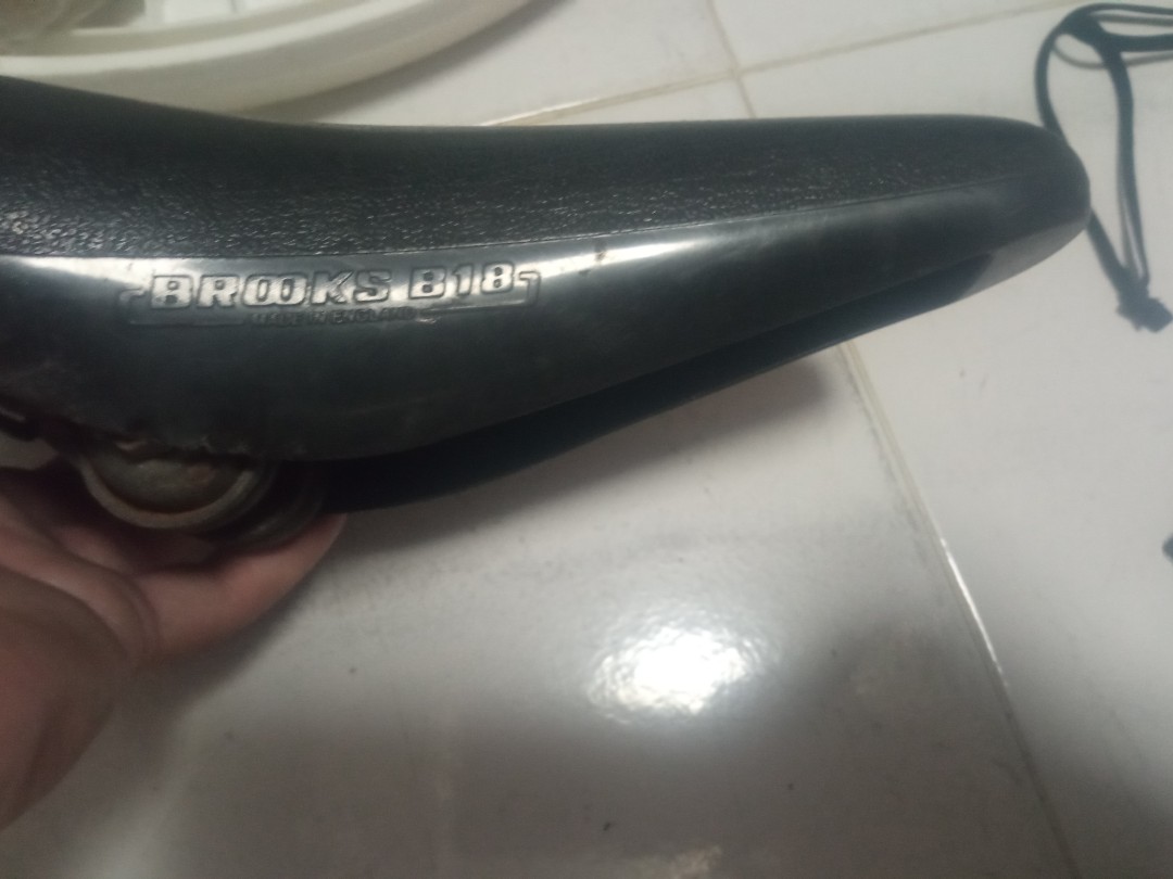 Brooks B18 vintage plastic saddle, Sports Equipment, Bicycles & Parts ...