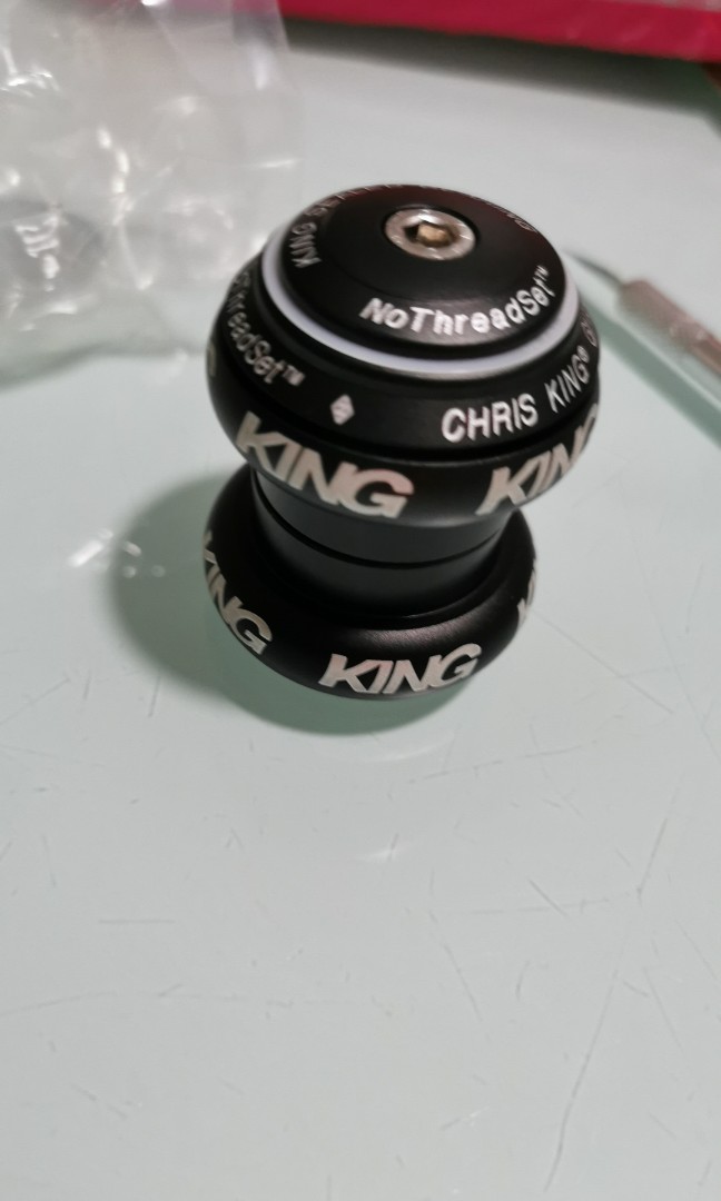 Chris king headset NoThread set 1-1/8, Matte jet, Sports Equipment ...