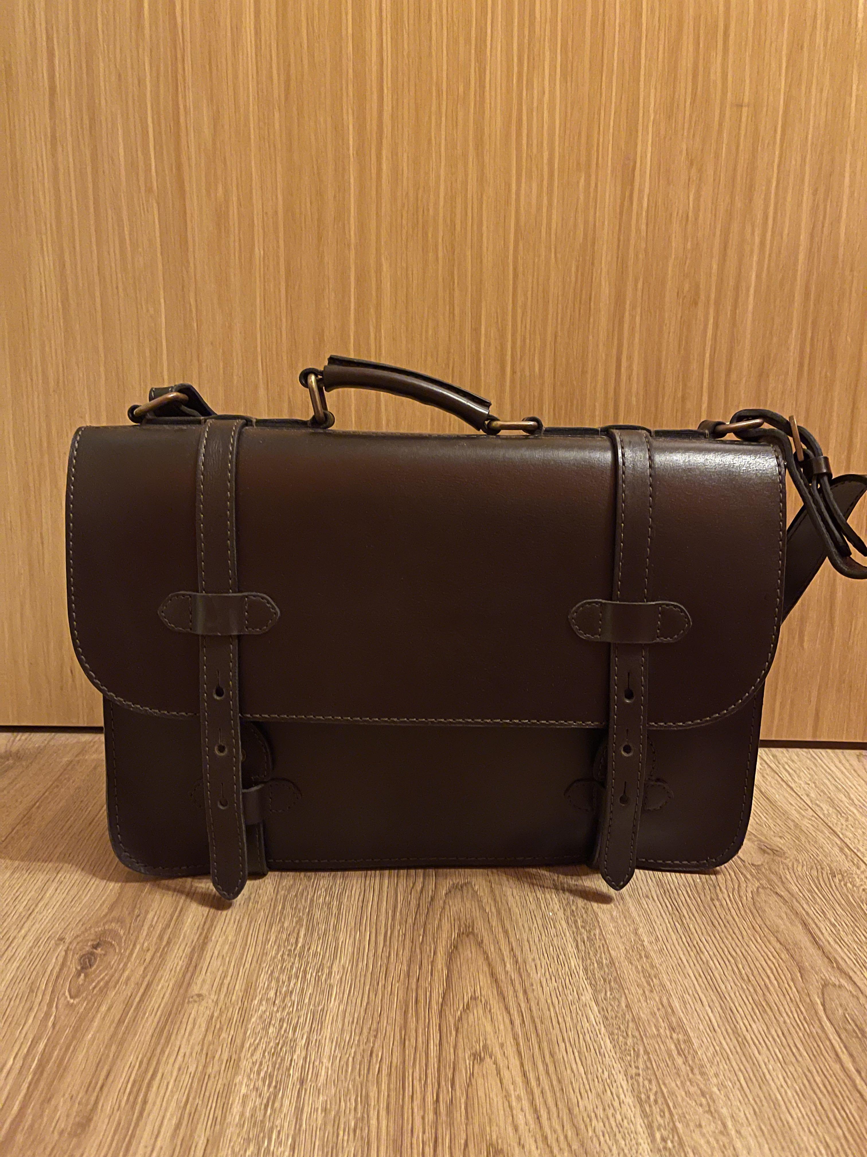 CRAVAR Alpha 15/Espresso, Men's Fashion, Bags, Briefcases on Carousell