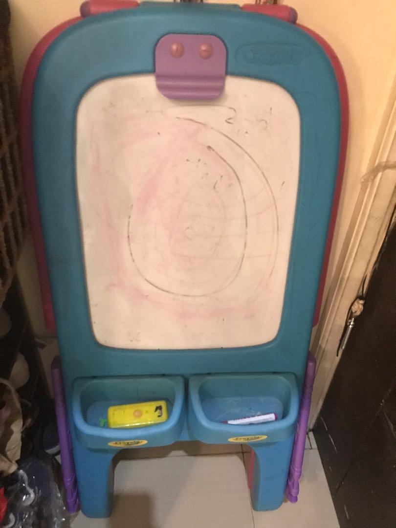 crayola blackboard, Babies & Kids, Infant Playtime on Carousell