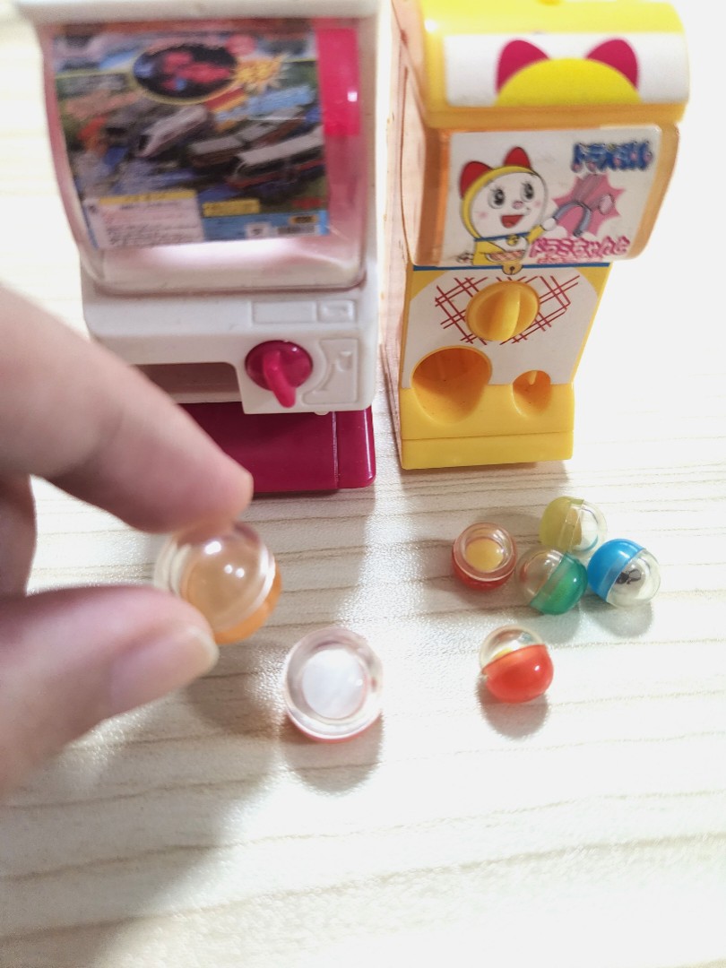 Cute Gashapon Vending Machine Capsule Dispenser Kawaii Doraemon & Train ...