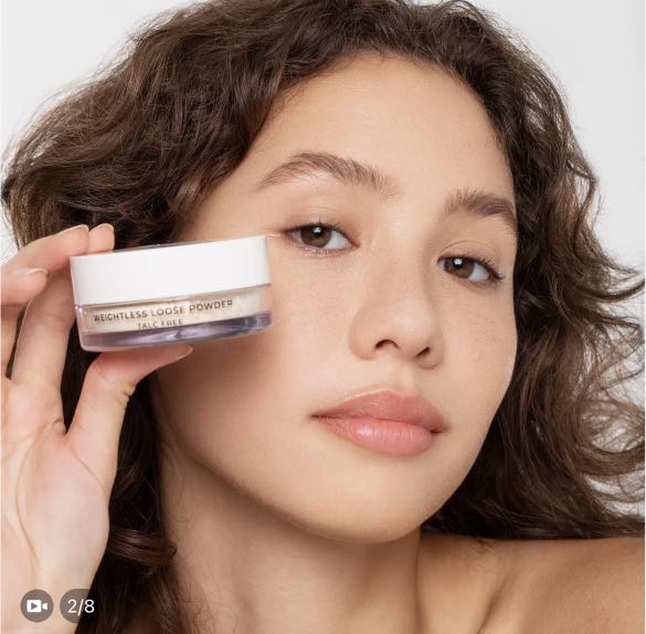 Issy & Co. Weightless Loose Powder in Illuminating Finish, Beauty ...