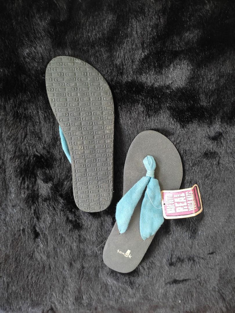 sanok slipper, Women's Fashion, Footwear, Slippers and slides on Carousell