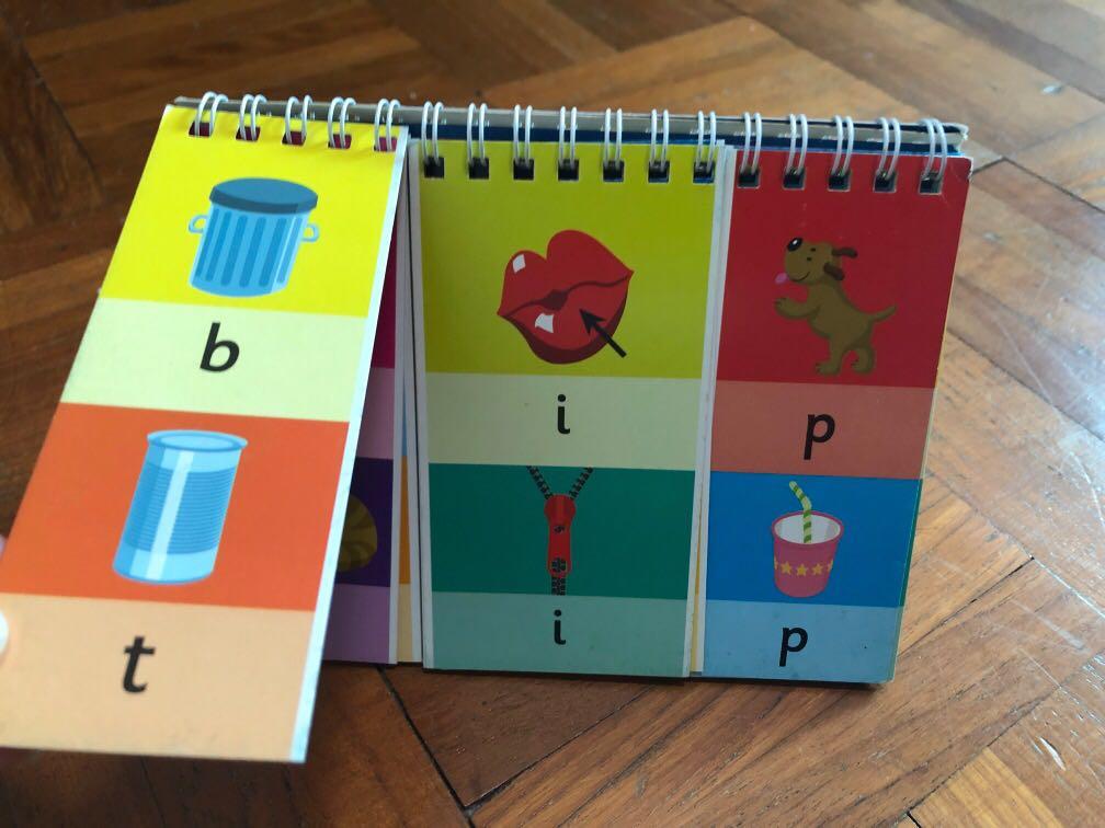 Scholastic Phonics flip chart, Hobbies & Toys, Books & Magazines ...