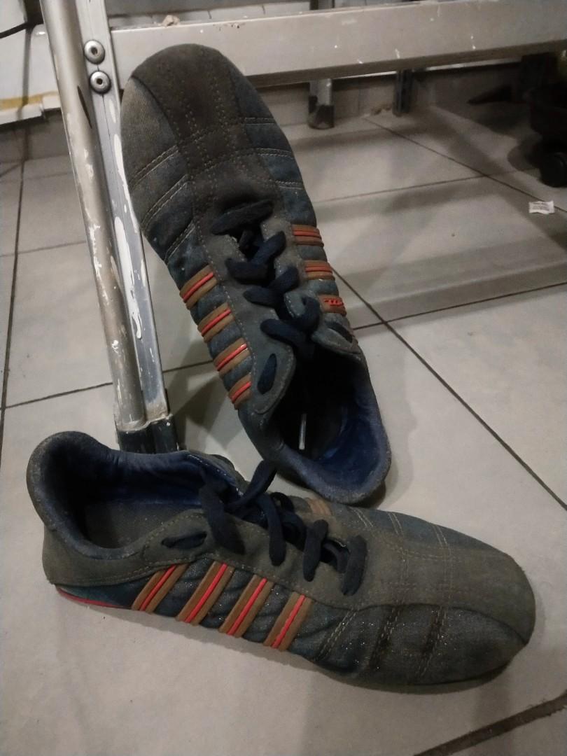 Sepatu Casual look alike adidas, Fesyen Wanita, Sepatu di Carousell