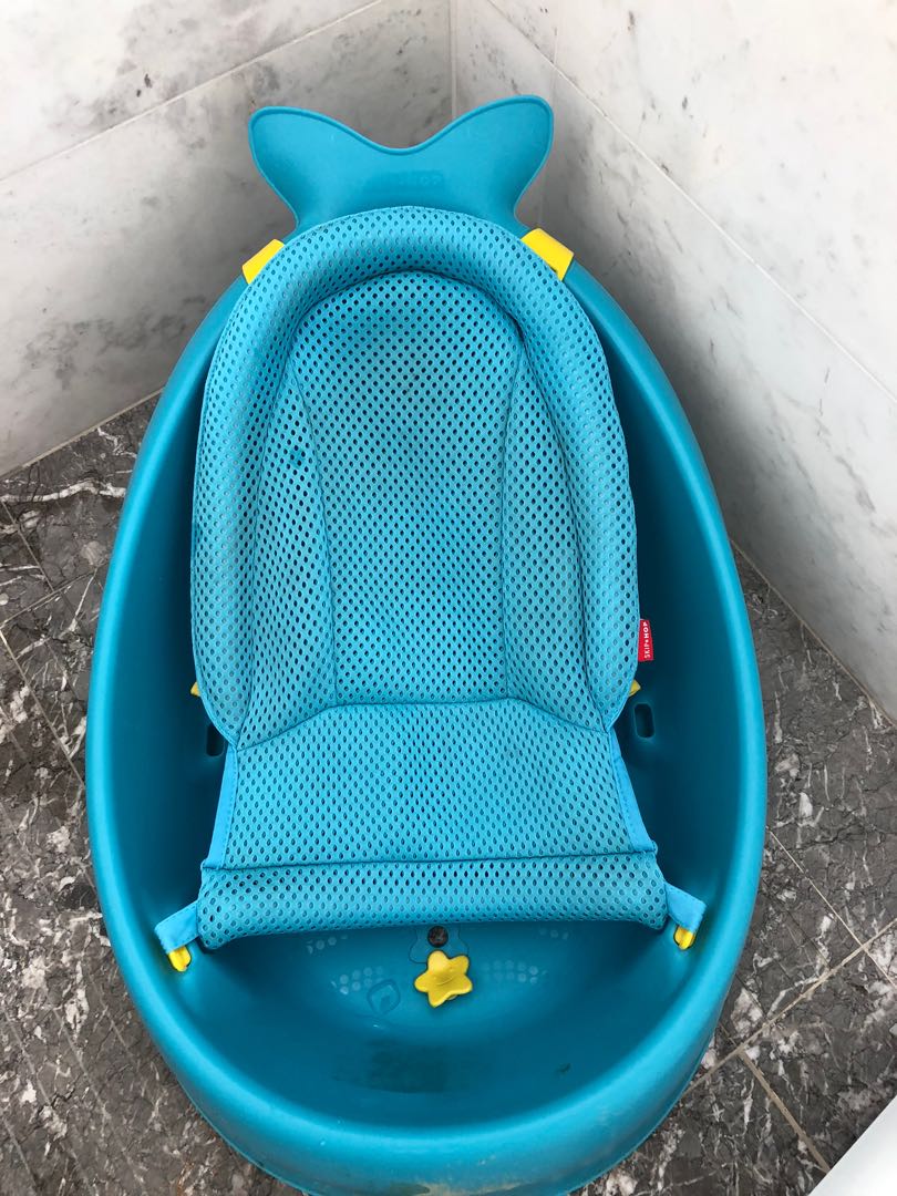 Skip hop bath tub, Babies & Kids, Bathing & Changing, Bathtub & Bath ...
