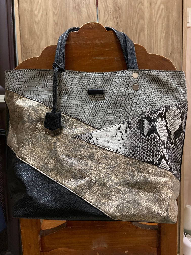 Snap Closure Tote with Removable Pouch, Women's Fashion, Bags & Wallets ...