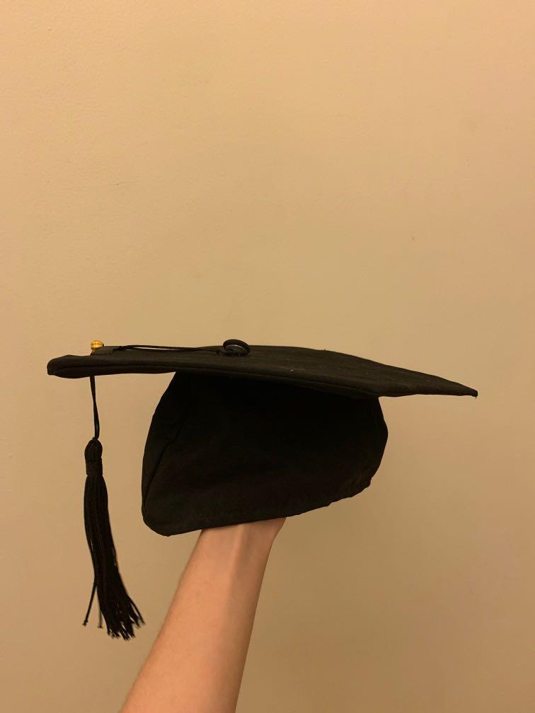 Topi sarjana properti prop props foto, Fotografi di Carousell