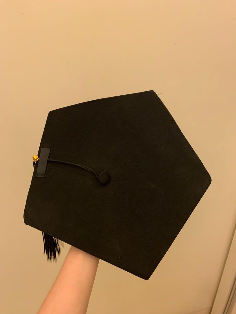 Topi sarjana properti prop props foto, Fotografi di Carousell