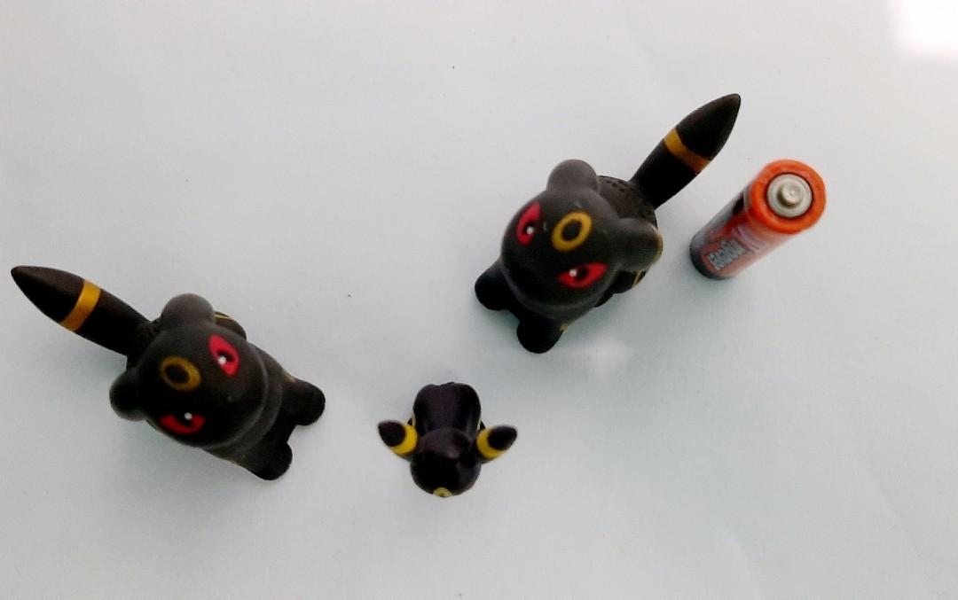 UMBREON SET POKEMON FINGER PUPPET AND MINI FIGURE, Hobbies & Toys, Toys ...