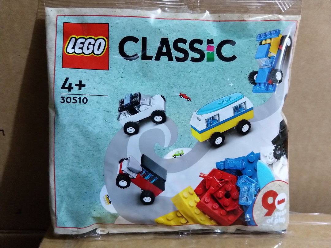 30510 LEGO Classic : 90 Years of Cars, 興趣及遊戲, 玩具 & 遊戲類 - Carousell