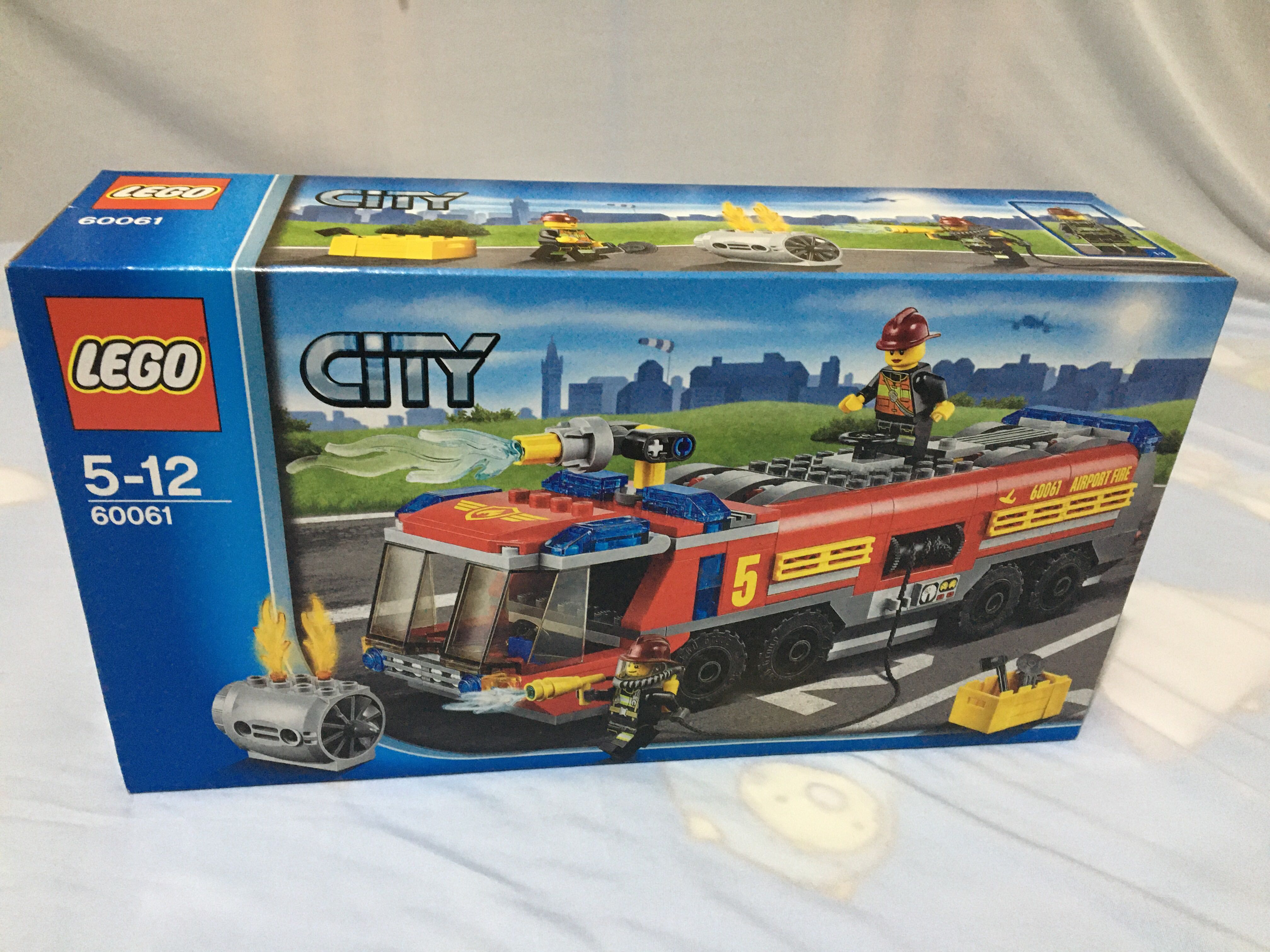 全新絕版｜Lego 60061 CITY｜機場消防車, 興趣及遊戲, 玩具 & 遊戲類 - Carousell