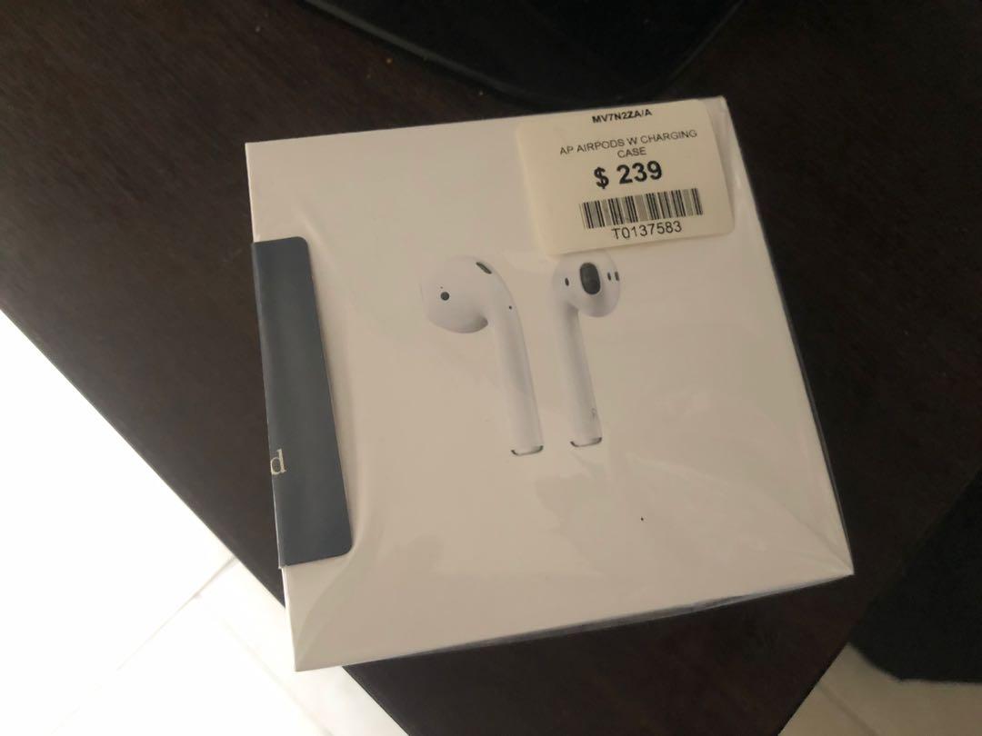 Apple gen 2 EarPods, Audio, Earphones on Carousell