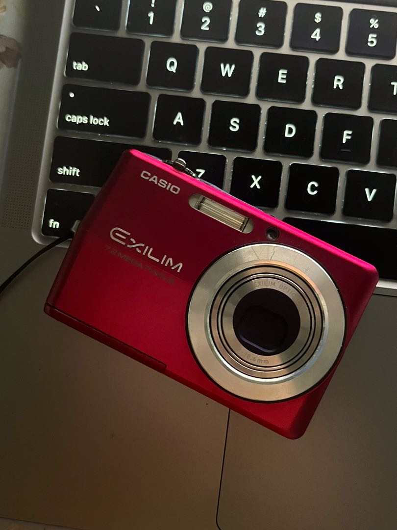 casio exilim digicam digital camera, Photography, Cameras on Carousell