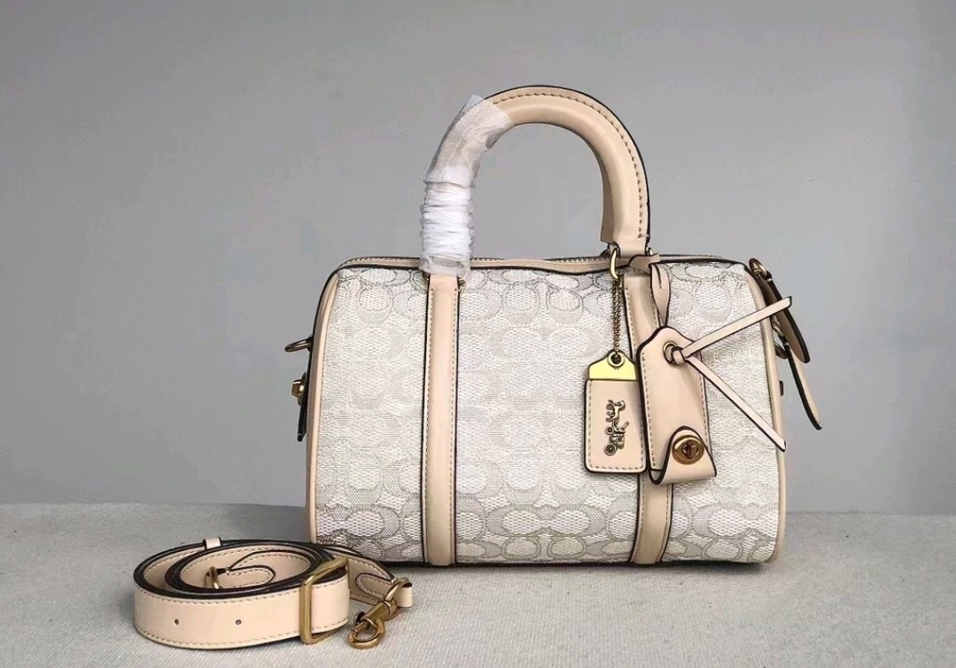 Coach CA117 ruby Vintage Boston Bag, Women's Fashion, Bags & Wallets ...