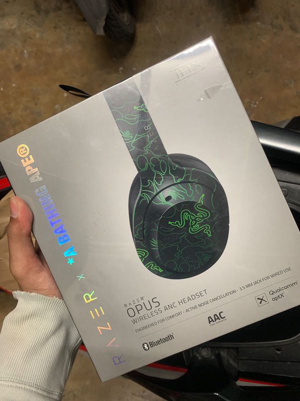 Headset Razer x bathing ape, Elektronik, Bagian Komputer & Aksesoris di ...