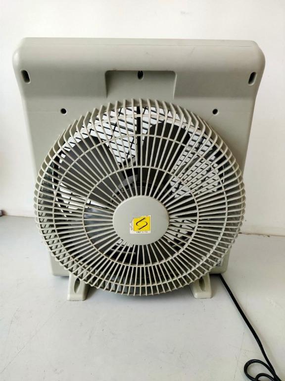 Mistral Gyro Aire Variable Speed Box Fan/Table Fan for sale @ $40 each ...