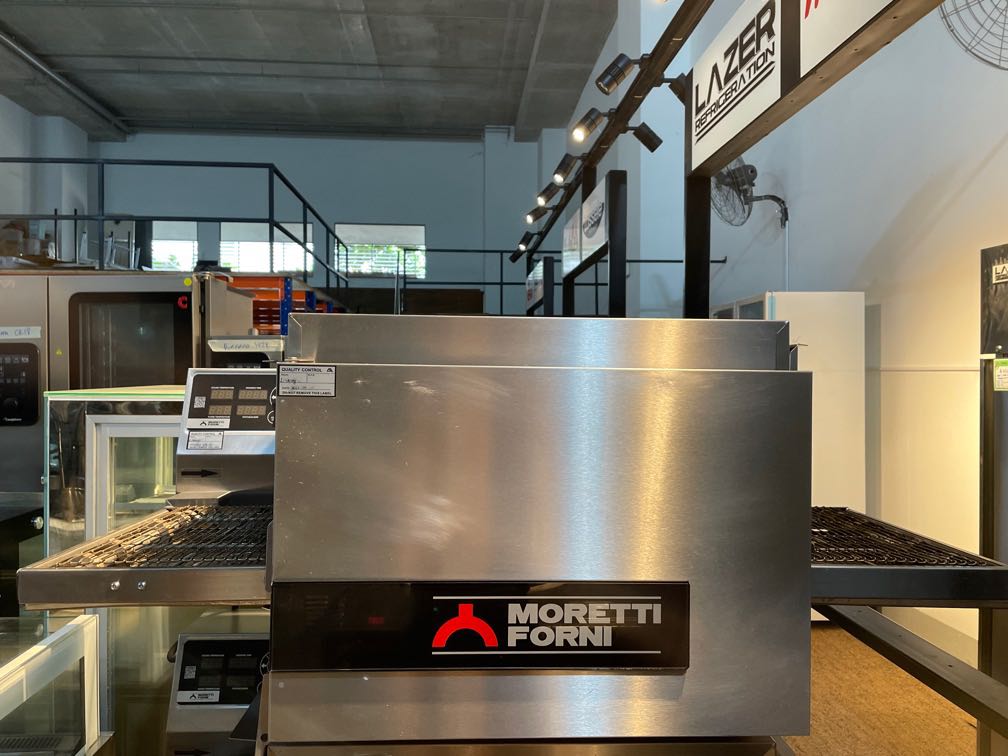 Moretti forni conveyor pizza oven, TV & Home Appliances, Kitchen ...