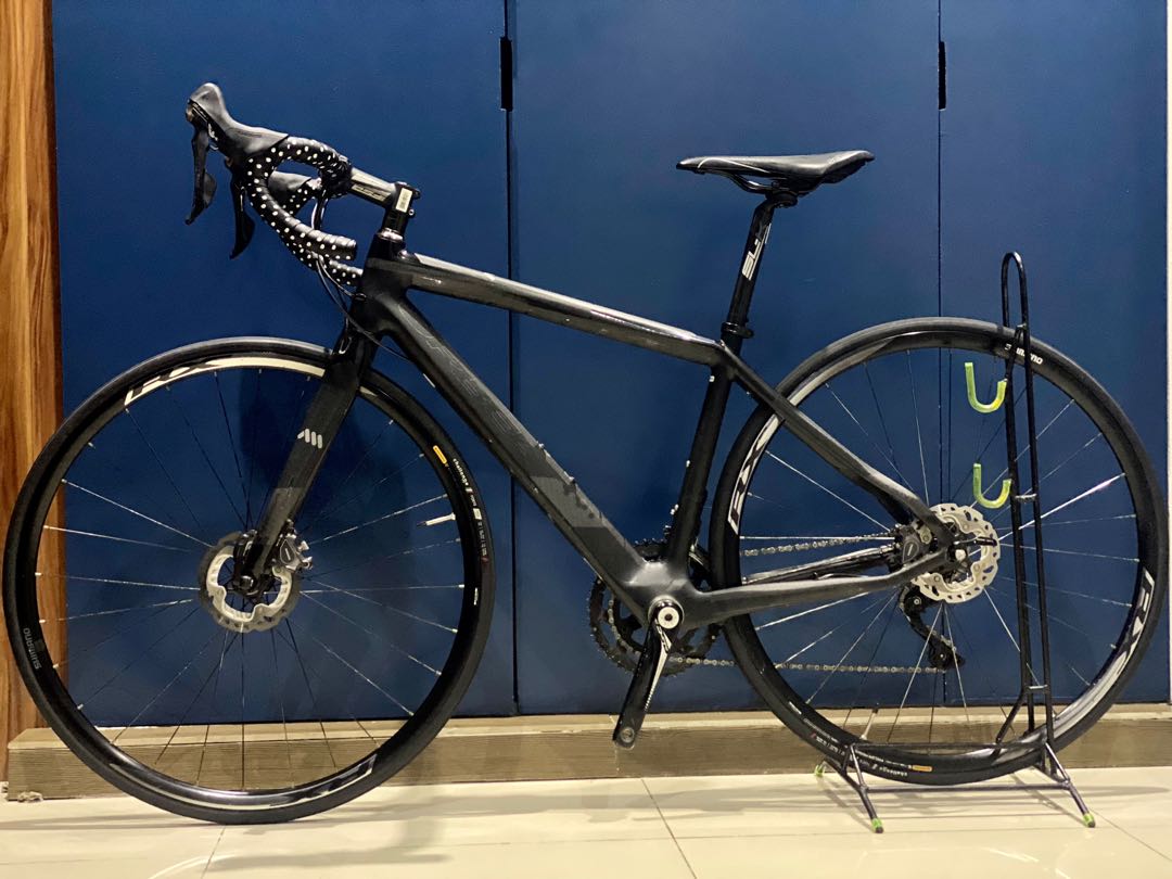 ORBEA Carbon Road Bike Disc Brake size 49, Sports Equipment, Bicycles ...