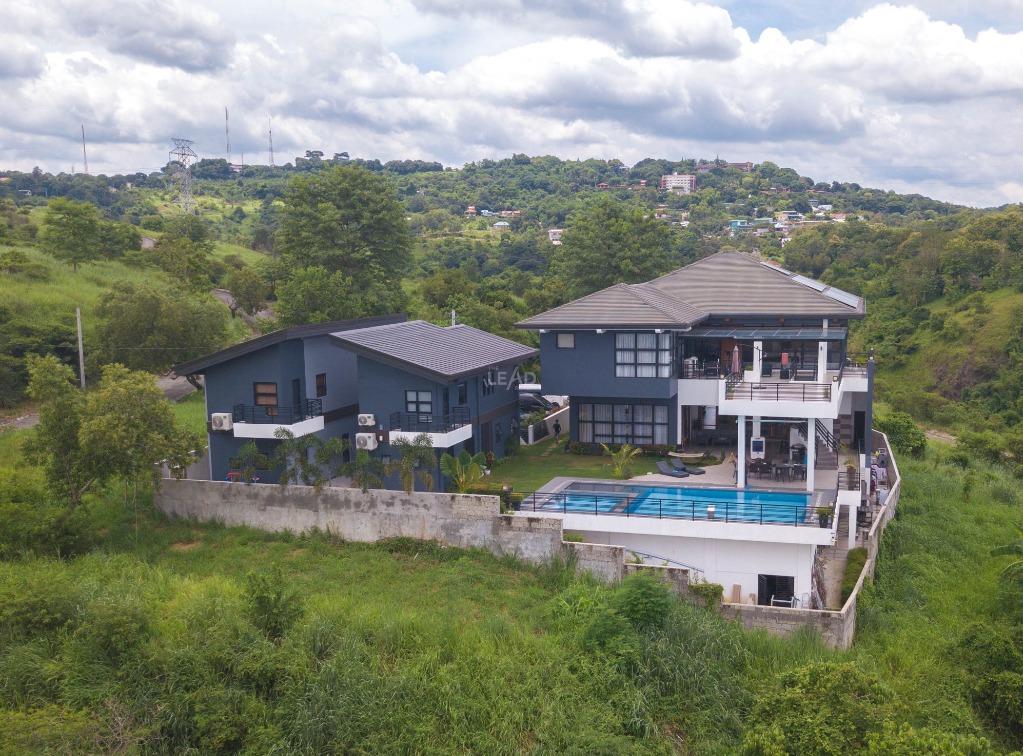 Park ridge Estate Valley Golf 5 bedrooms Modern house with pool for ...