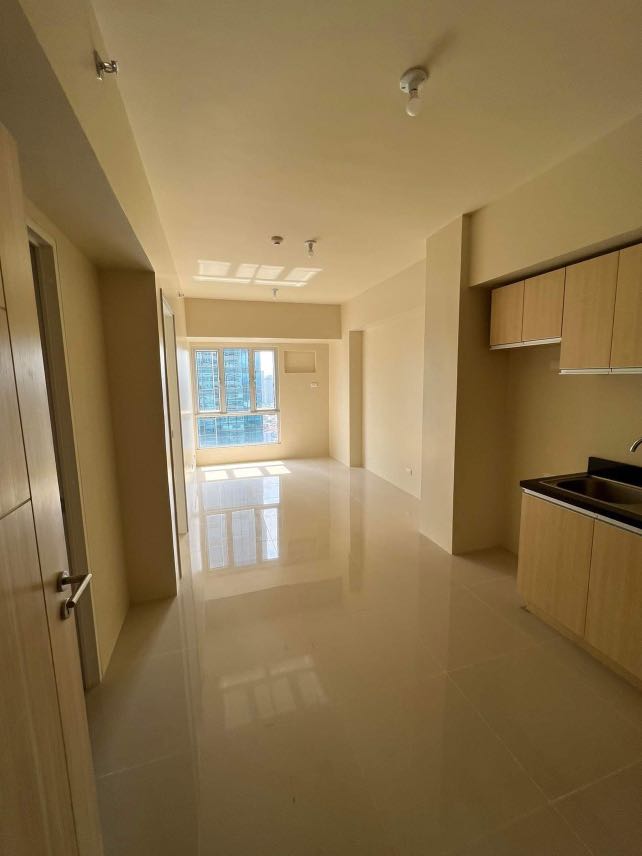 Room For rent in BGC, Property, Rentals, Room Rentals on Carousell