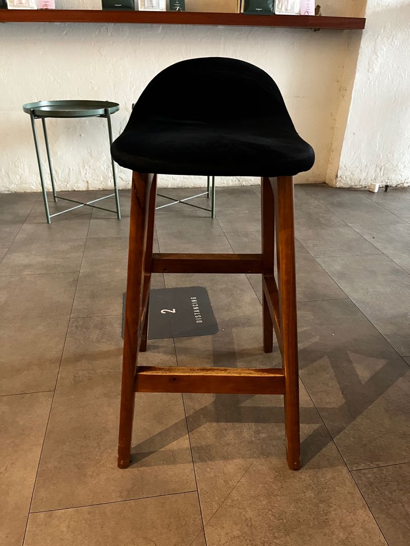 short bar stool, Furniture & Home Living, Furniture, Chairs on Carousell