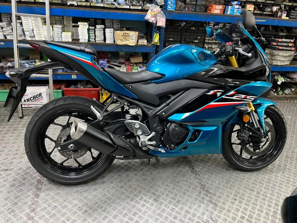 YAMAHA YZF-R25 (2020), Motorbikes on Carousell
