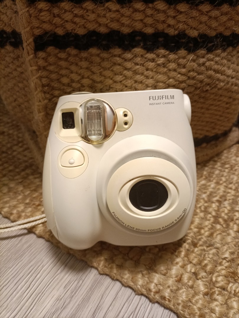 Fujifilm Instax MINI 7s White Instant Film Camera, Photography, Cameras ...