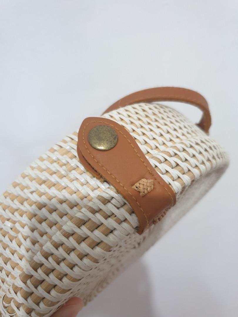 Rattan woven bag with leather strap, Barang Mewah, Tas & Dompet di ...