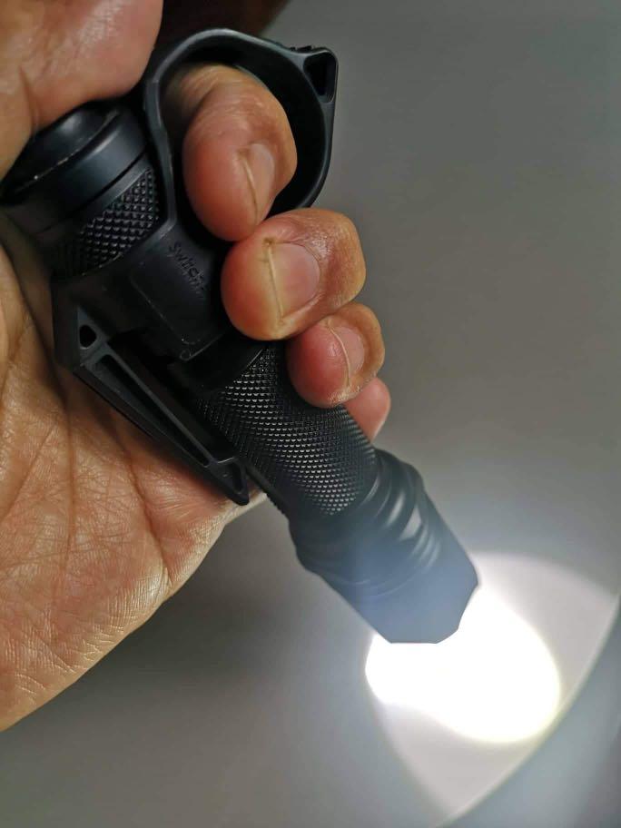 Solarforce L2 LED Tactical Flashlight, Mobile Phones & Gadgets, Other ...