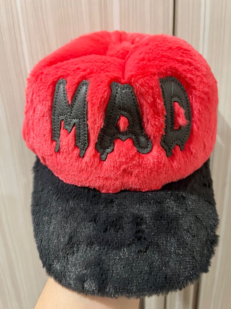 Super CUTE oversized cap, Women's Fashion, Watches & Accessories, Hats ...