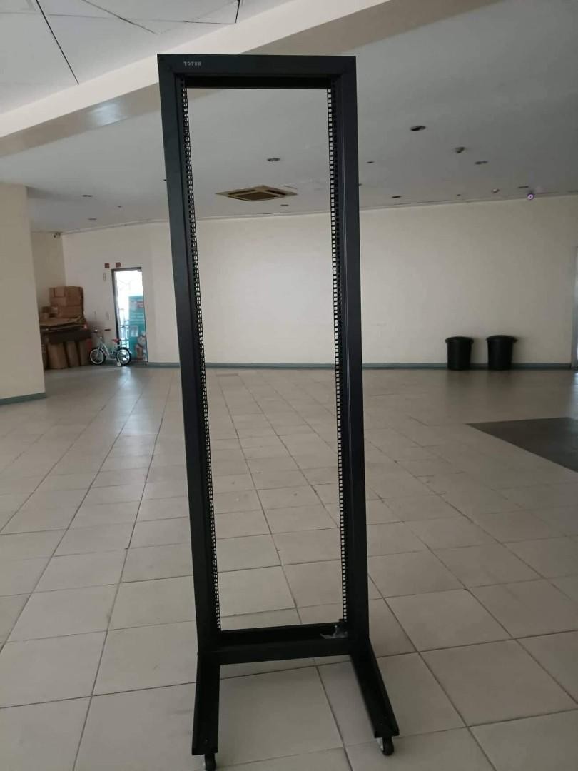 Toten Open Bay Rack 22U/42U with Caster Wheels, Furniture & Home Living ...