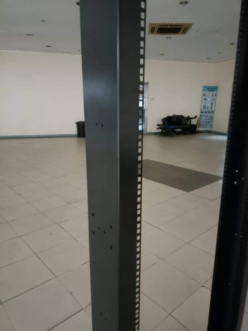 Toten Open Bay Rack 22U/42U with Caster Wheels, Furniture & Home Living ...