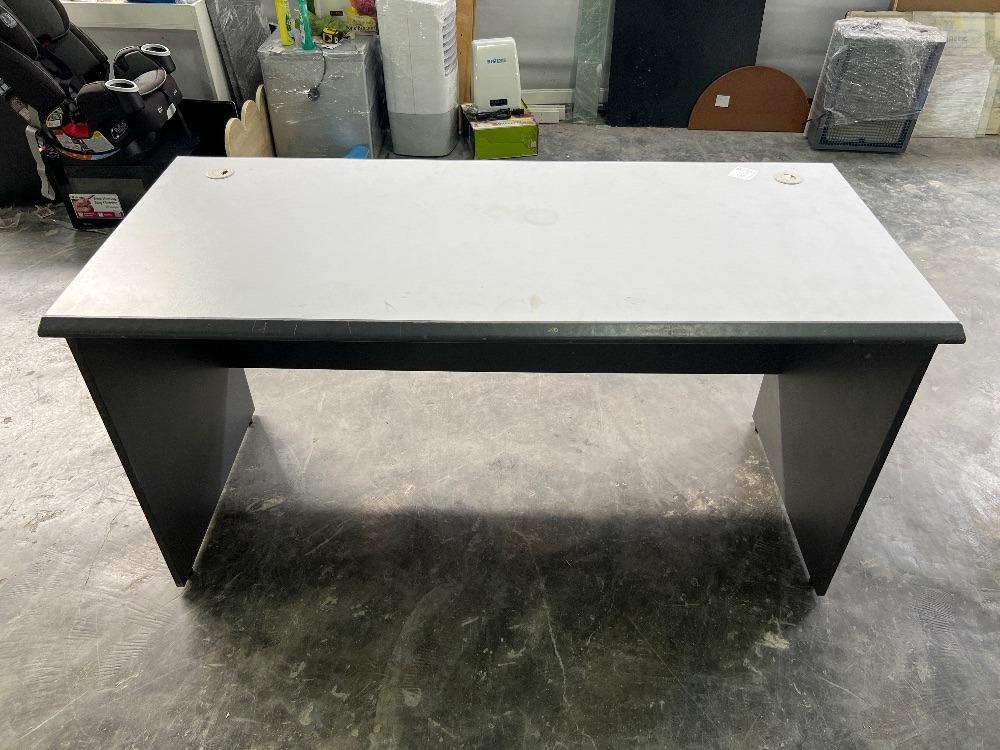 Wooden Office Desk Grey Colour / Meja Pejabat Kayu Warna Kelabu ...