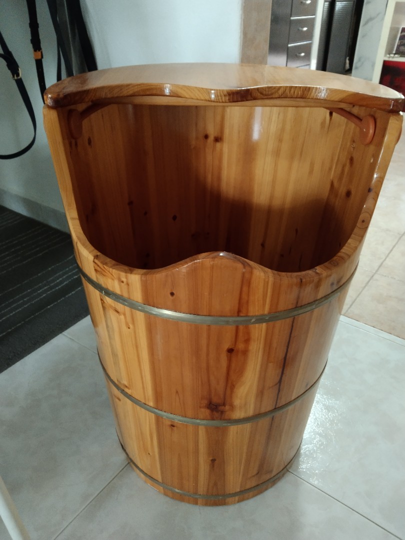 Cedar Foot Soaking Barrel, Beauty & Personal Care, Foot Care on Carousell