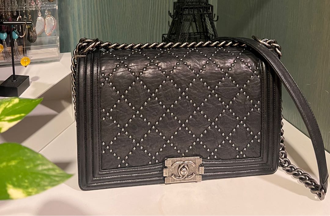 Chanel leboy Limited edition size 28x18x7, Luxury, Bags & Wallets on ...