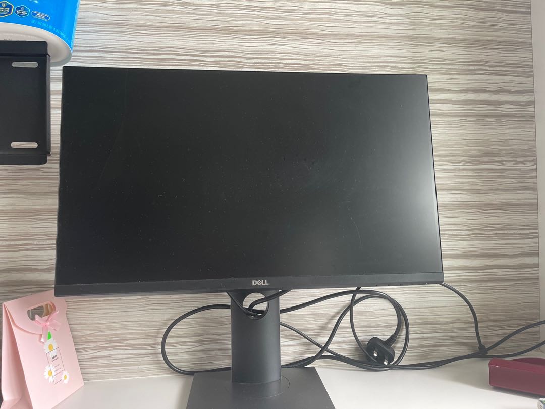 Dell 24 inch screen Monitor Flat Panel (spoiled), Computers & Tech ...