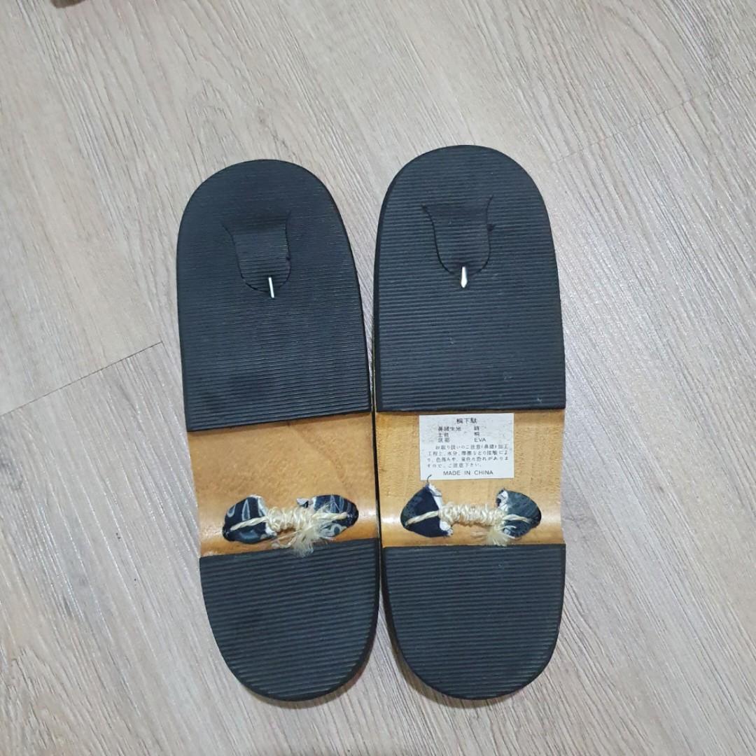 Geta, sendal jepang asli, Fesyen Wanita, Sepatu di Carousell
