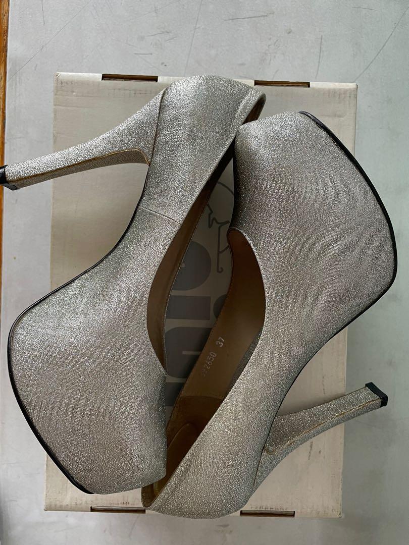 Gibi Platform Heels, Women's Fashion, Footwear, Heels on Carousell