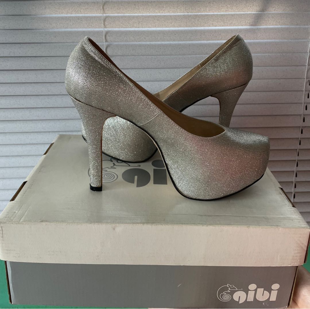 Gibi Platform Heels, Women's Fashion, Footwear, Heels on Carousell