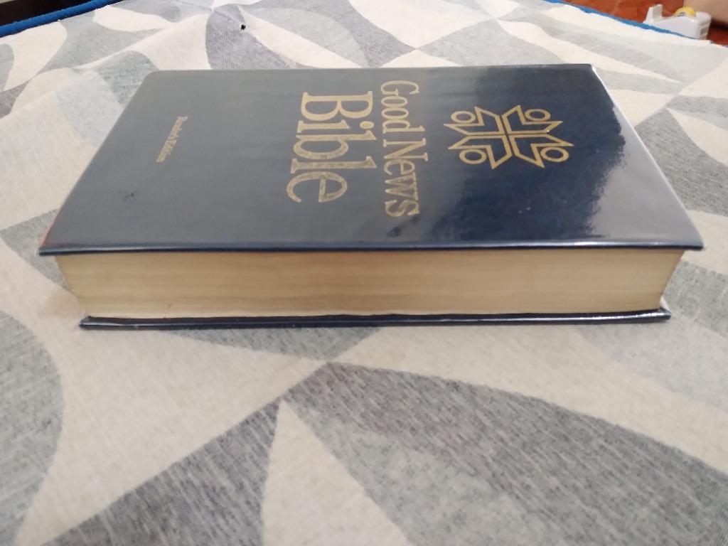 Good News Bible TEV Reader's Edition 1987, Hobbies & Toys, Books ...