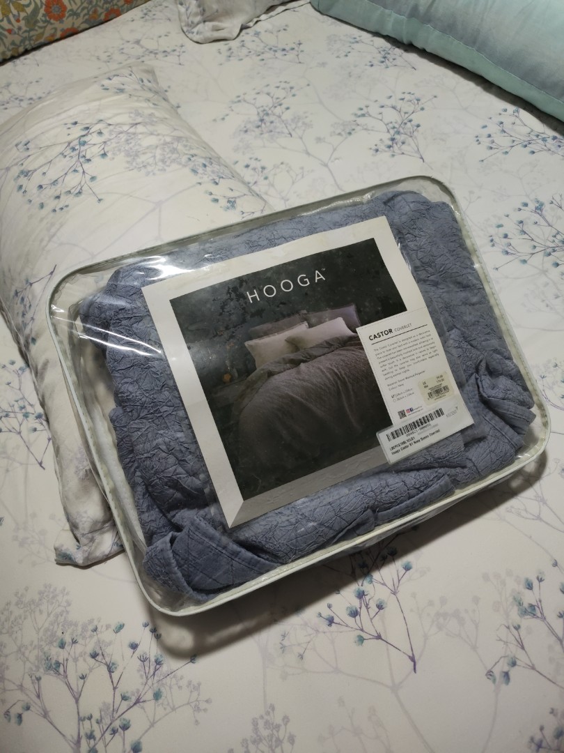 Hooga coverlet, Furniture & Home Living, Bedding & Towels on Carousell